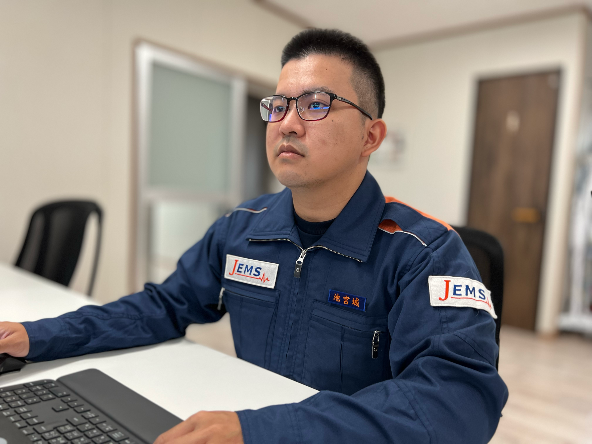 アプリで効率的な国家試験対策を。 | JEMS RECRUIT